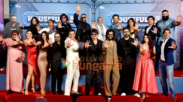 Photos Akshay Kumar, Abhishek Bachchan, Riteish Deshmukh and others grace the trailer launch of ...