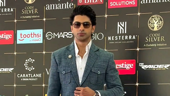 What a handsome mam! Taha Shah attends Bollywood Hungama's Style Icon ...