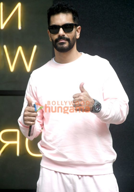 Photos: Angad Bedi snapped at Excel Entertainment’s office in Bandra ...