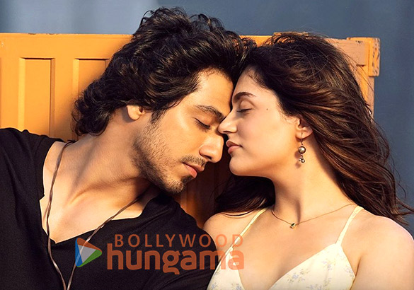 Saiyaara Movie: Review | Release Date (2025) | Songs | Music | Images | Official Trailers ...