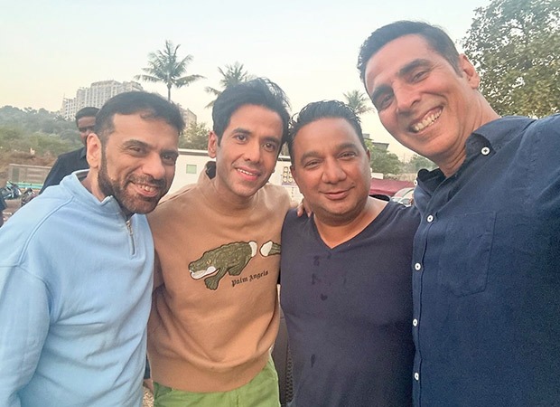 Akshay Kumar, Ahmed Khan and team wrap up year-end shoot of Welcome to ...