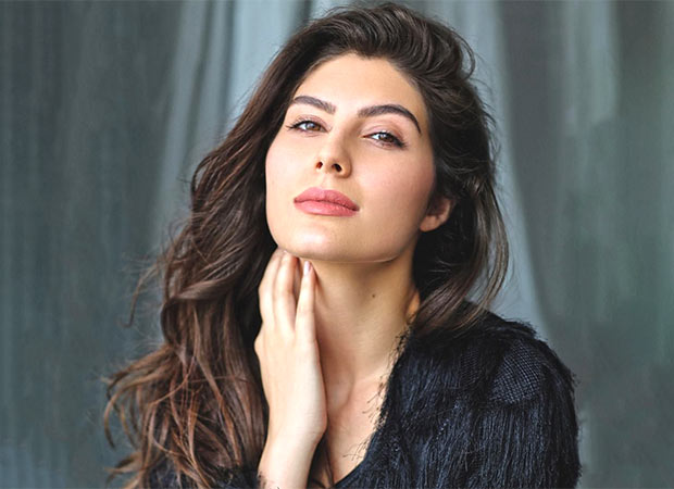 Elnaaz Norouzi, Filmography, Movies, Elnaaz Norouzi News, Videos, Songs ...