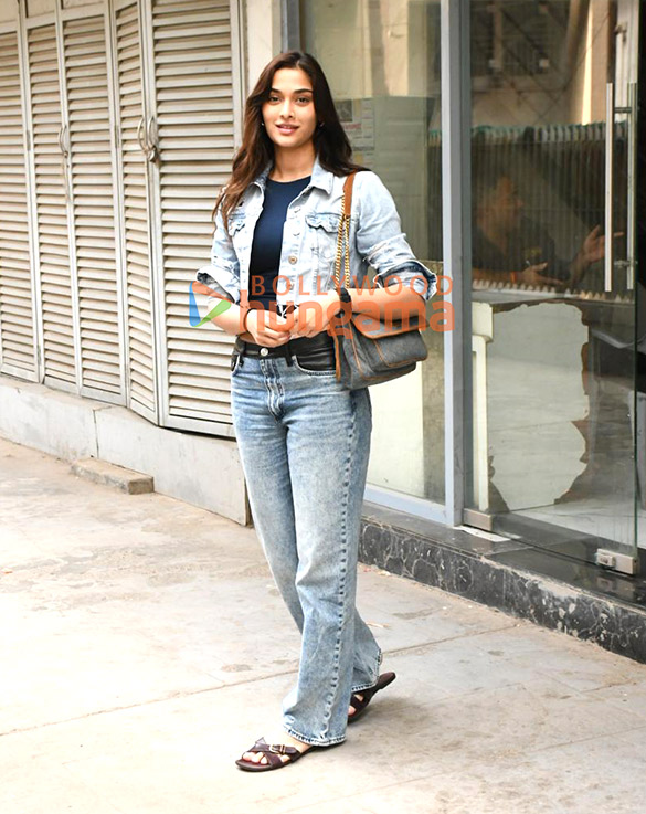 Photos Saiee Manjrekar snapped in Bandra (4) | Saiee Manjrekar Images ...