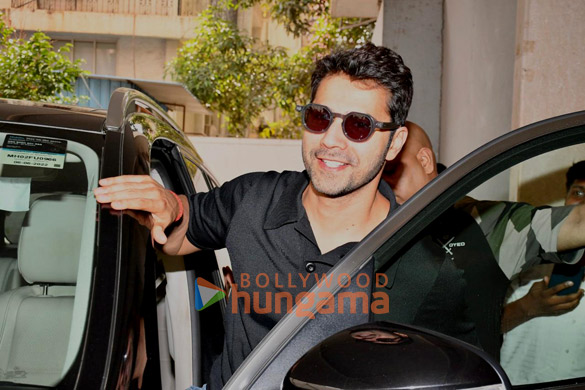Photos Varun Dhawan snapped at Tips office in Khar (2) | Varun Dhawan ...